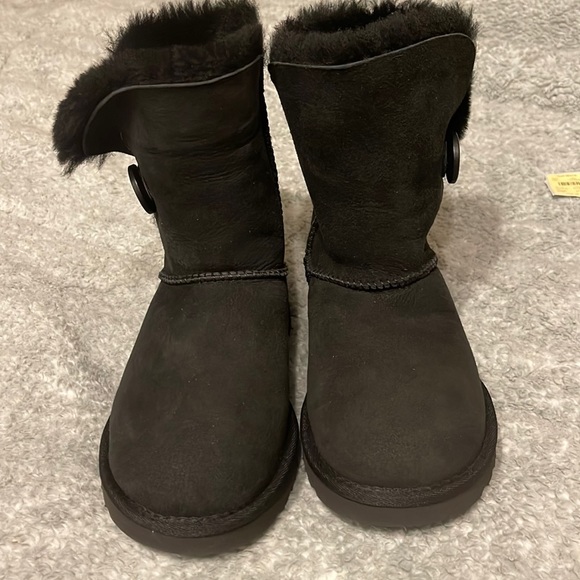 UGG | Shoes | New Ugg Booth Black | Poshmark